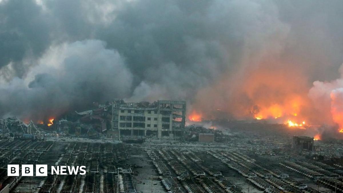Tianjin blast: Images reveal extent of devastation - BBC News