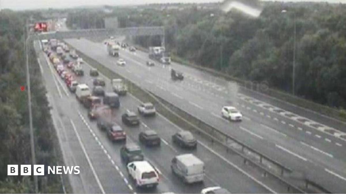 M62 collision: Two men die after lorries and car crash - BBC News