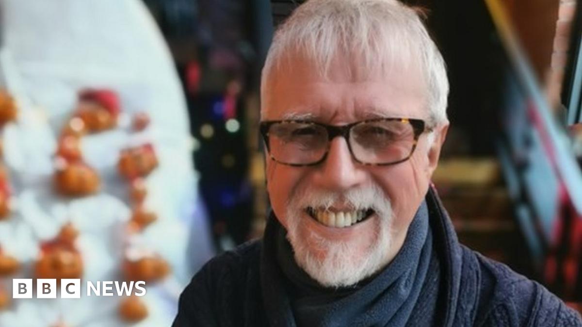 Neil Skinner: Family appeal to find missing Doncaster man - BBC News