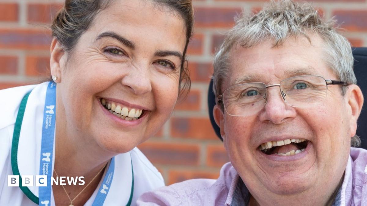 Garry Lowen: Mr Southend's book aims to raise funds for hospice - BBC News