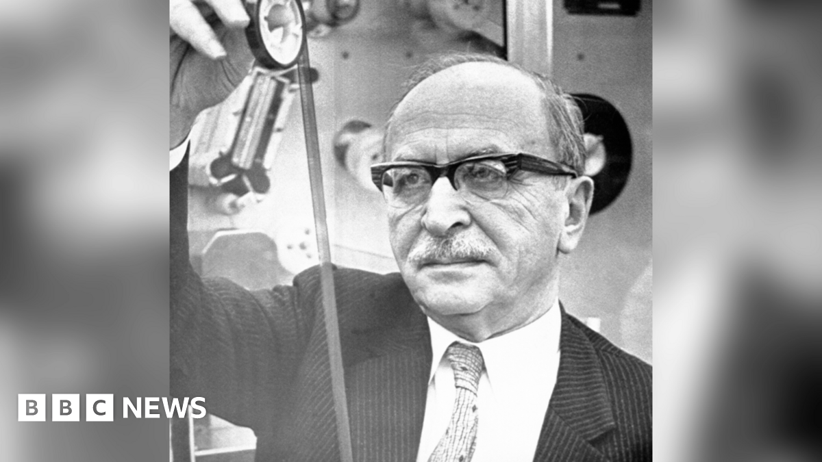 How the hologram came to be invented in Rugby - BBC News