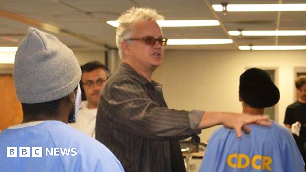 Actor's Gang: How Tim Robbins has cut reoffending rates - BBC News