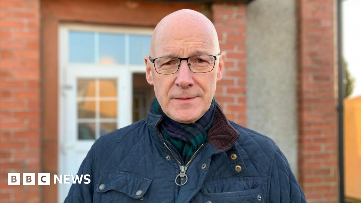 First minister hears A75 upgrade calls in Crocketford - BBC News