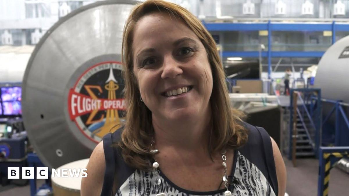 The first person on Mars 'should be a woman' - BBC News