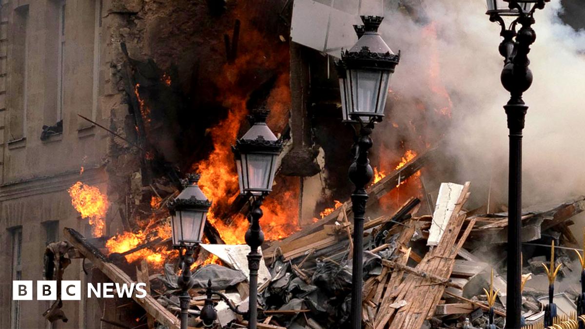 Paris explosion: More than 30 injured after blast - BBC News