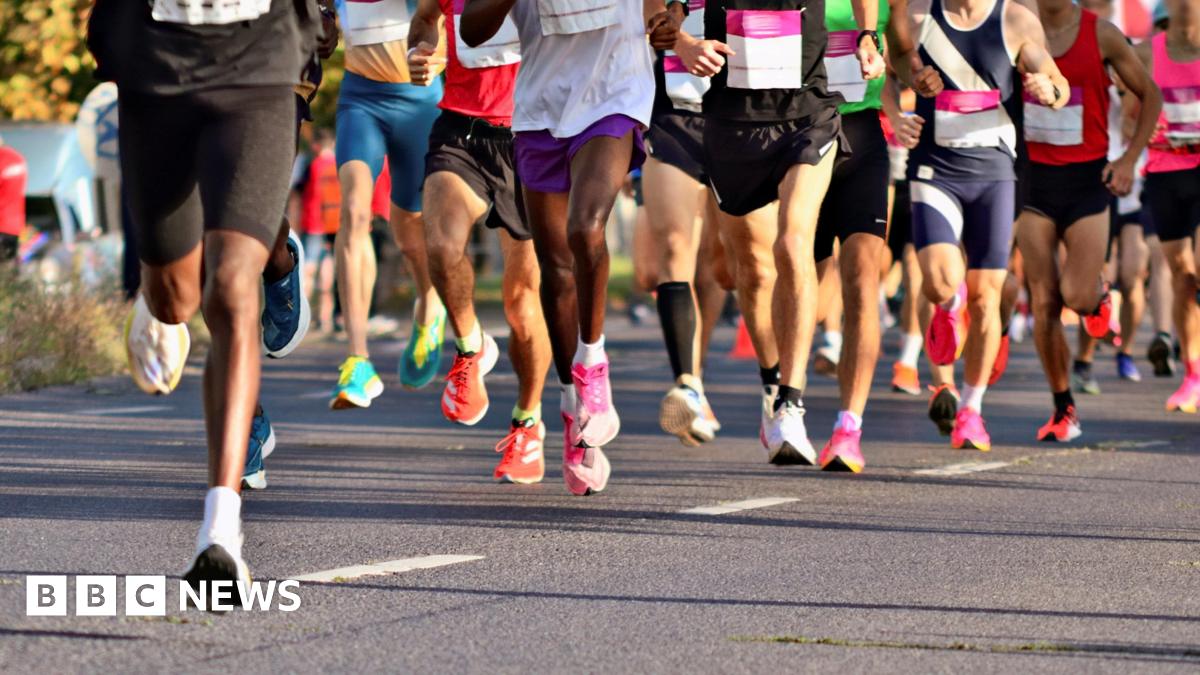 New route for Wolverhampton half marathon and 10k races - BBC News