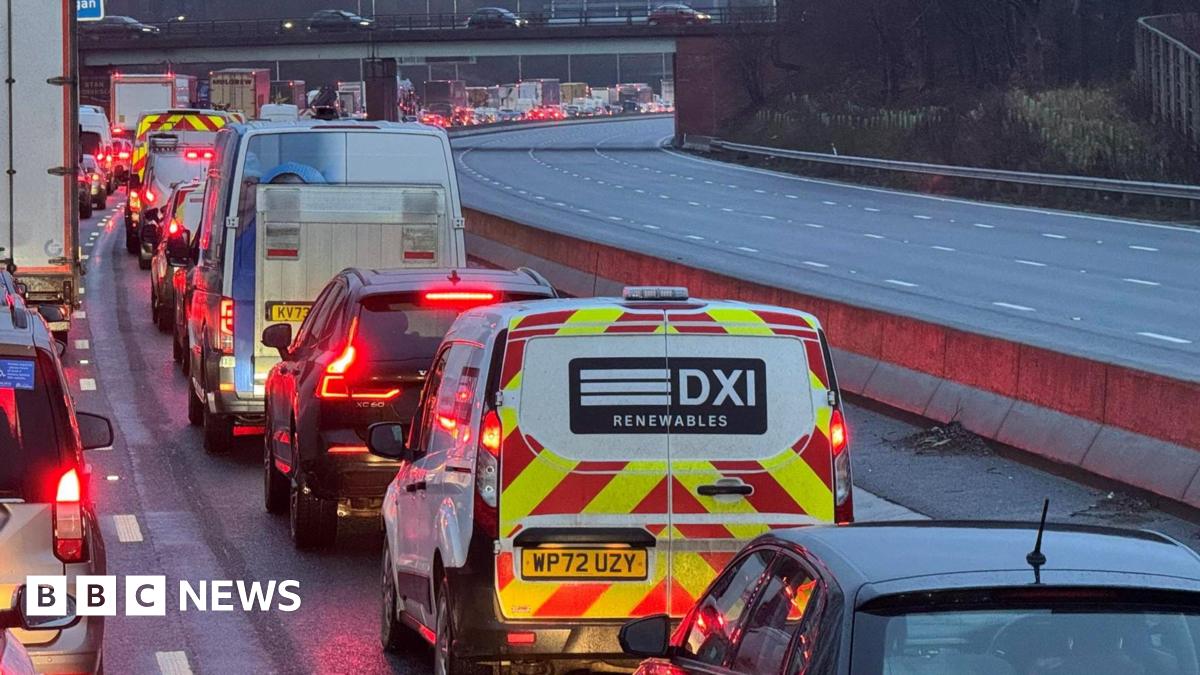 Long delays as M6 closed after woman found dead - BBC News