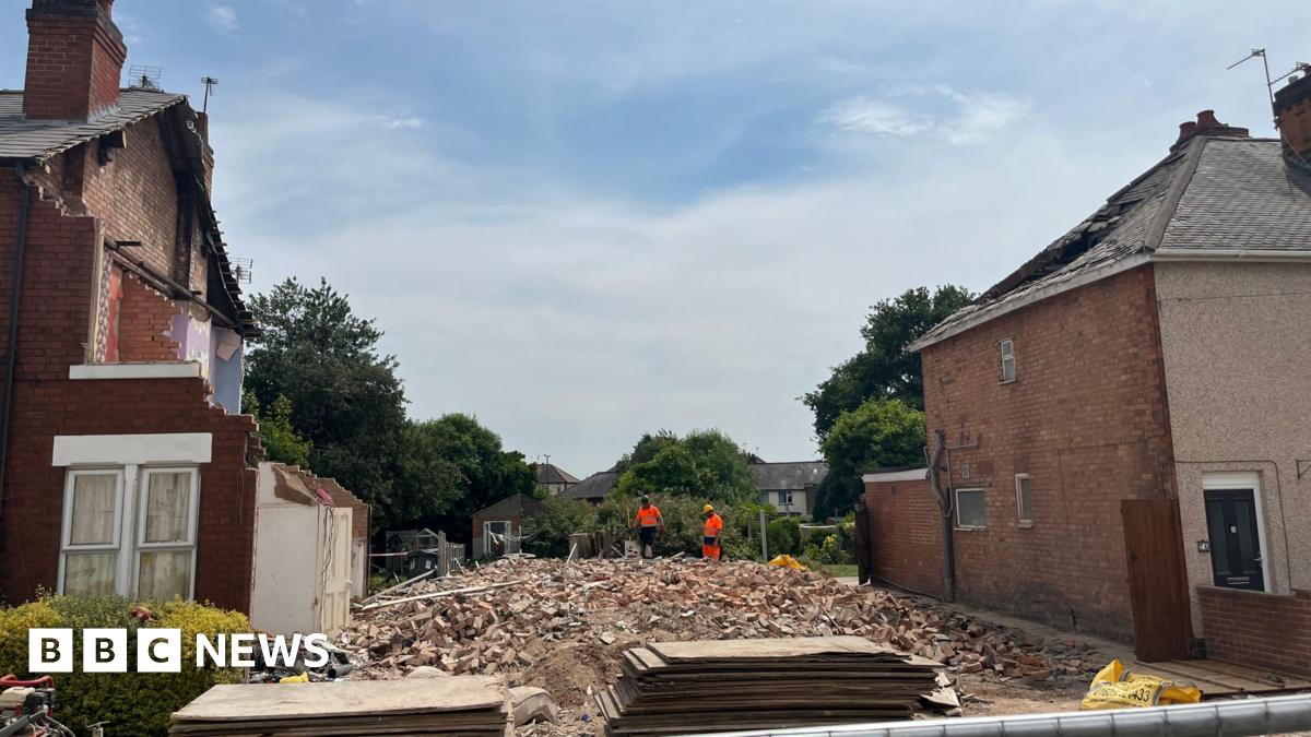 Site of Derby gas explosion goes up for auction - BBC News