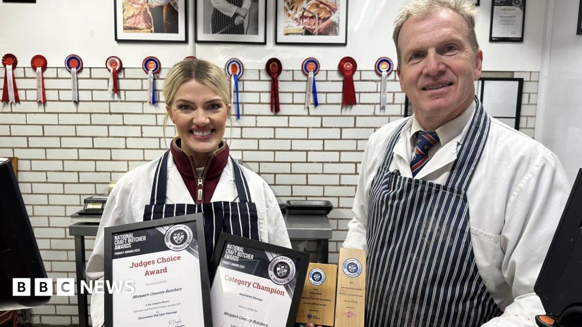 Waters Upton butcher awarded for Marmite and cheese sausage - BBC News