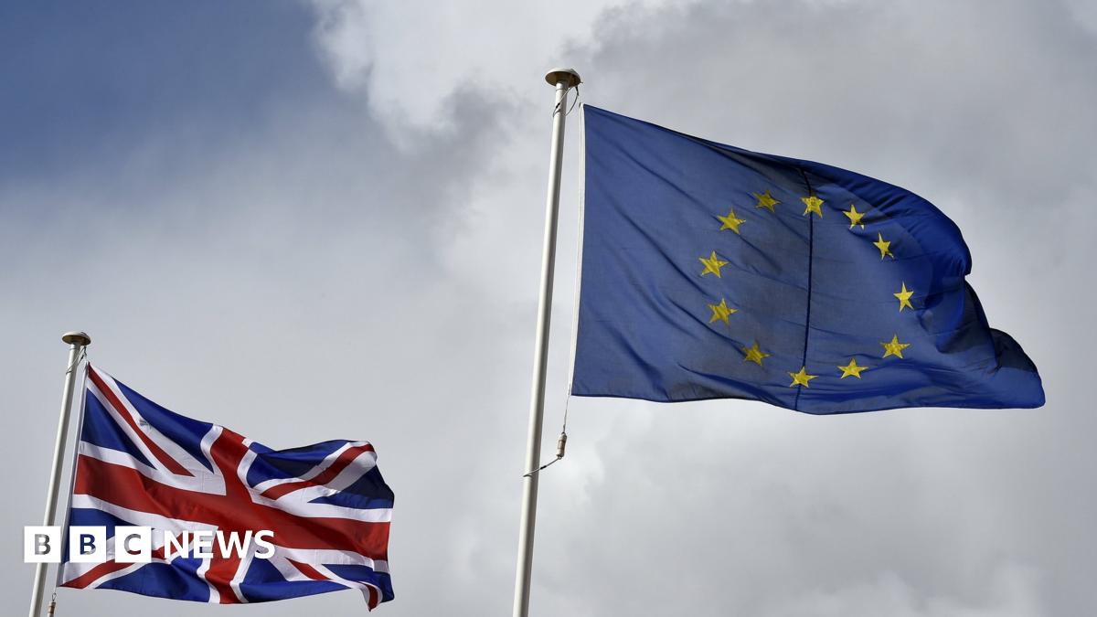 Will Brexit deal suit the City of London? - BBC News