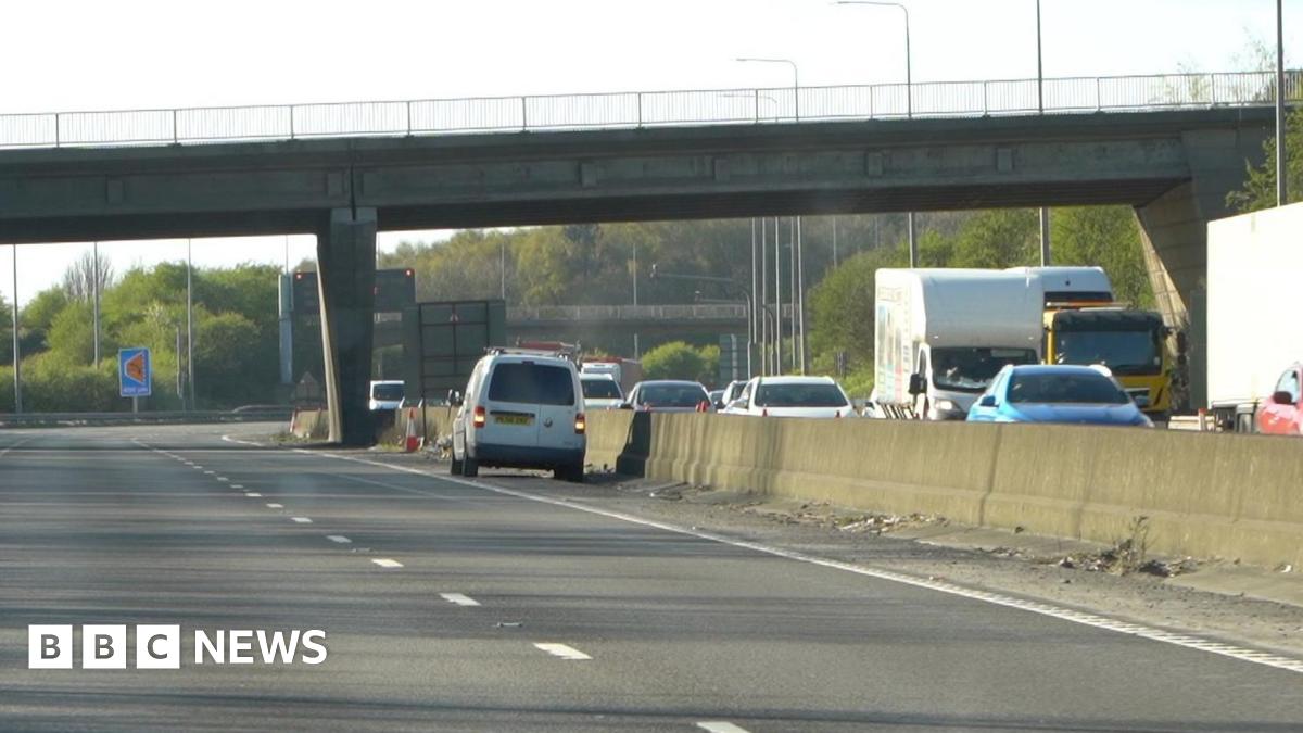 Two-hour delays on westbound M62 motorway due to damaged viaduct - BBC News