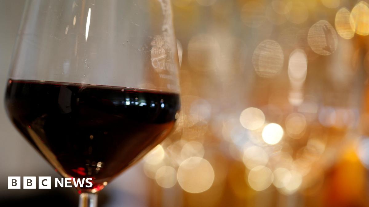 Encirc strike at Bristol wine bottling firm 'could risk supplies' - BBC ...