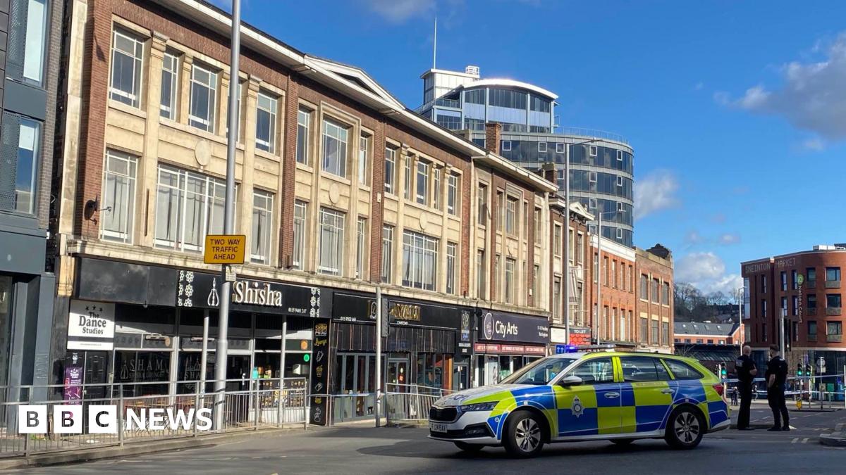 Machete recovered after group fight in Nottingham - BBC News