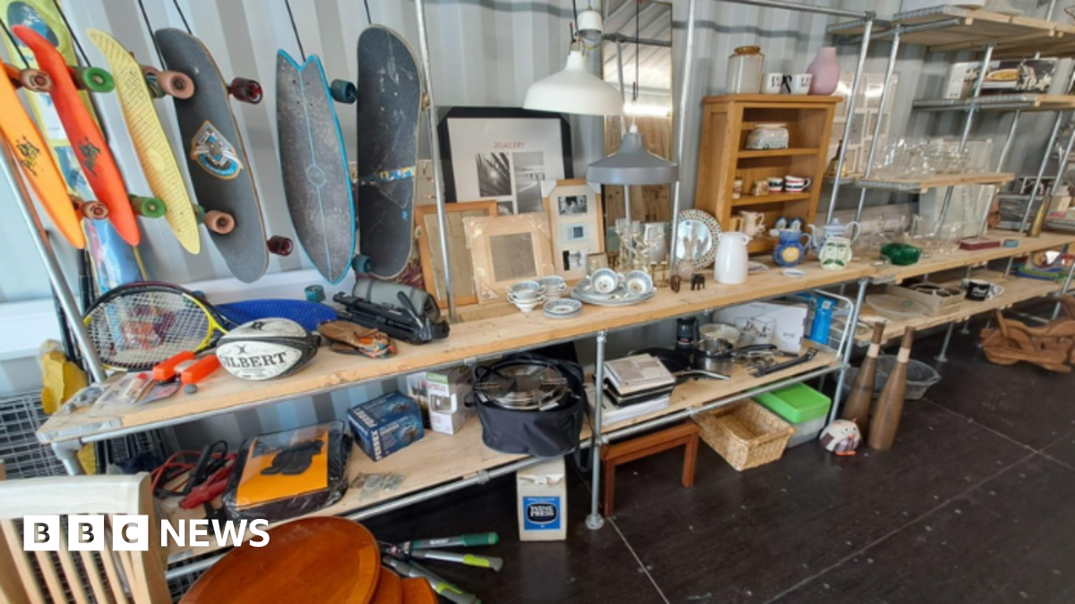 Reuse shops open at Cornwall's household recycling centres - BBC News