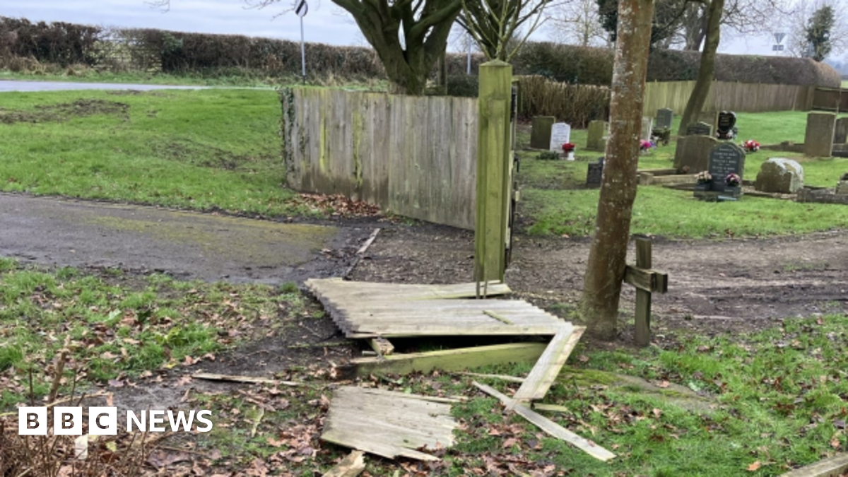 Foxton: Graves damaged as car crashes into cemetery - BBC News