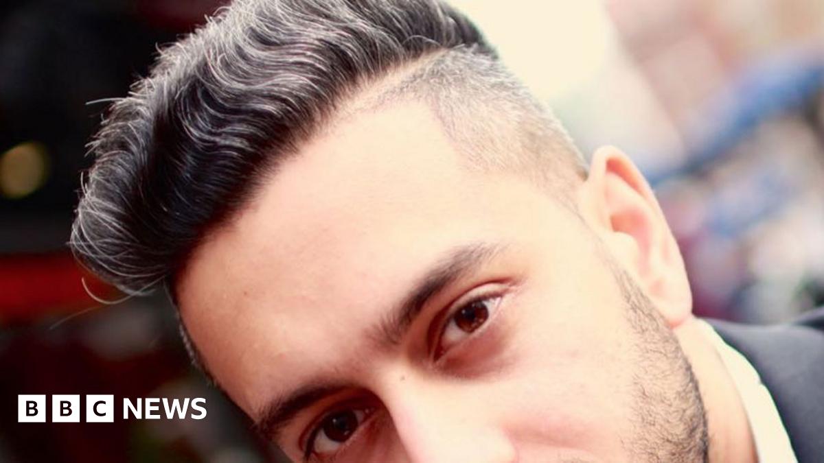 The city in Pakistan that loves a British hairstyle - BBC News