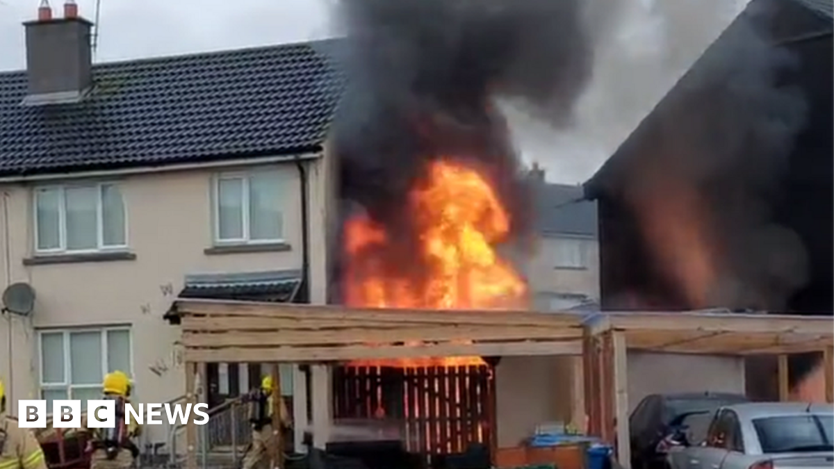 Limavady: Arson charge after shed fire spread to houses - BBC News