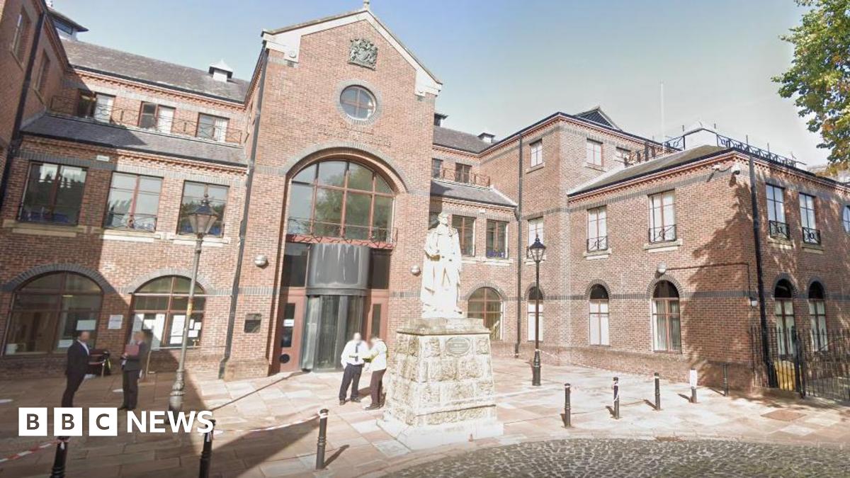 Man attacked wife with axe in mental health episode - BBC News