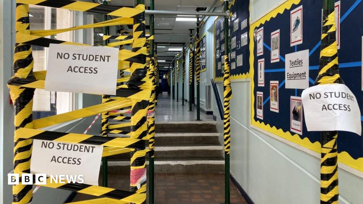 Scalby School plea for exam mark uplift amid Raac disruption - BBC News