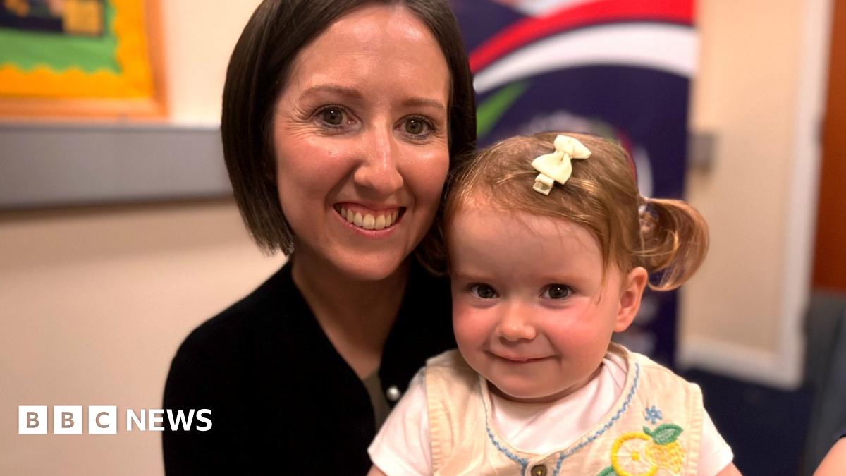 Spina bifida: Pupils design walking aid for teacher's daughter - BBC News