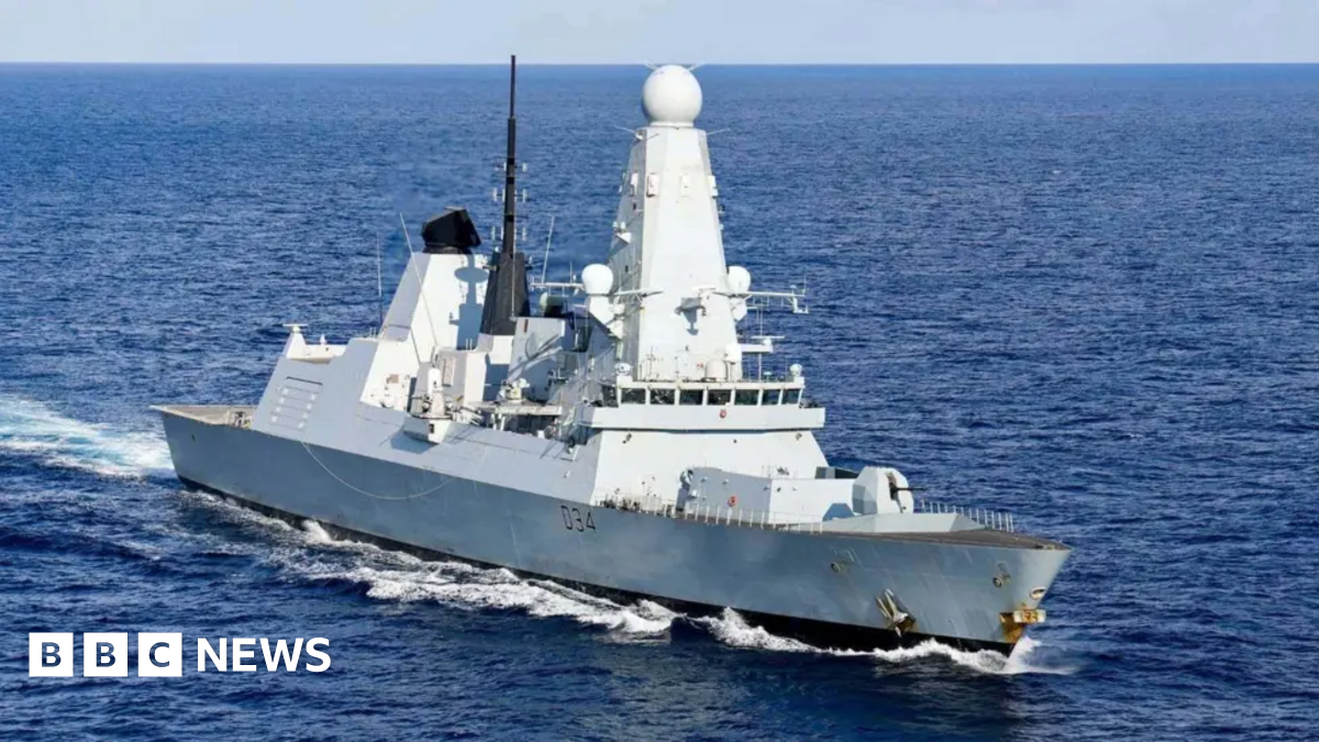 Royal Navy's HMS Diamond to be linked with Oxfordshire - BBC News