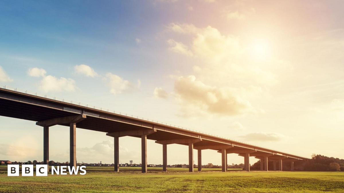 Speed limit lifted between Goole and Howden on M62 Ouse Bridge - BBC News
