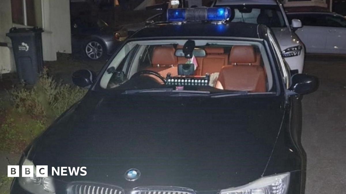 Tunstall: Car's siren leads to impersonating police arrest - BBC News