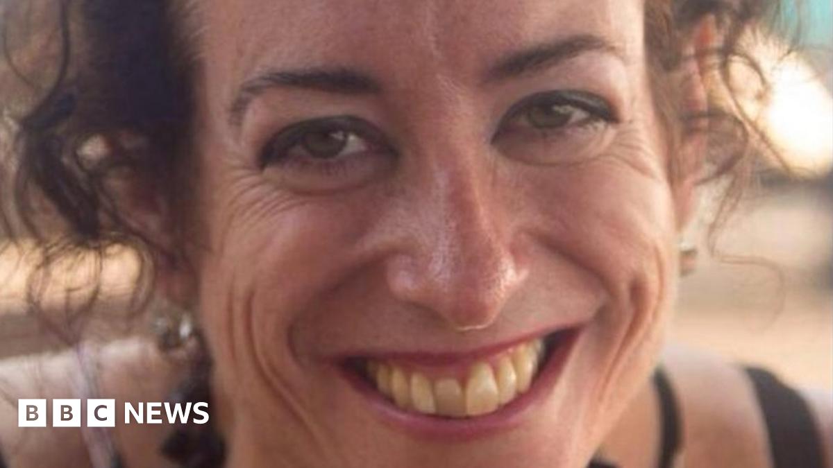 The NHS mental health chief who had a nervous breakdown - BBC News