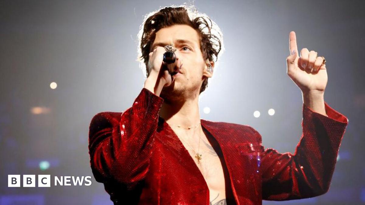 Harry Styles supporting small music venues with tour donation - BBC News