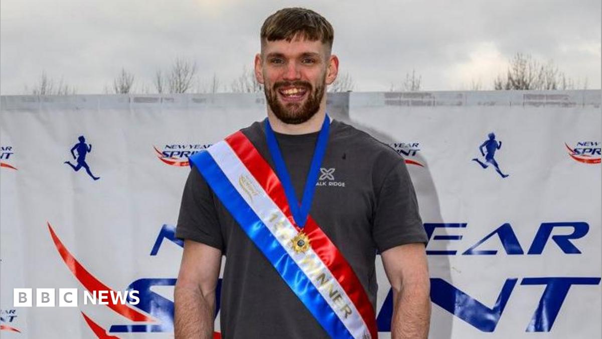 New Year Sprint winner dedicates victory to late coach - BBC News