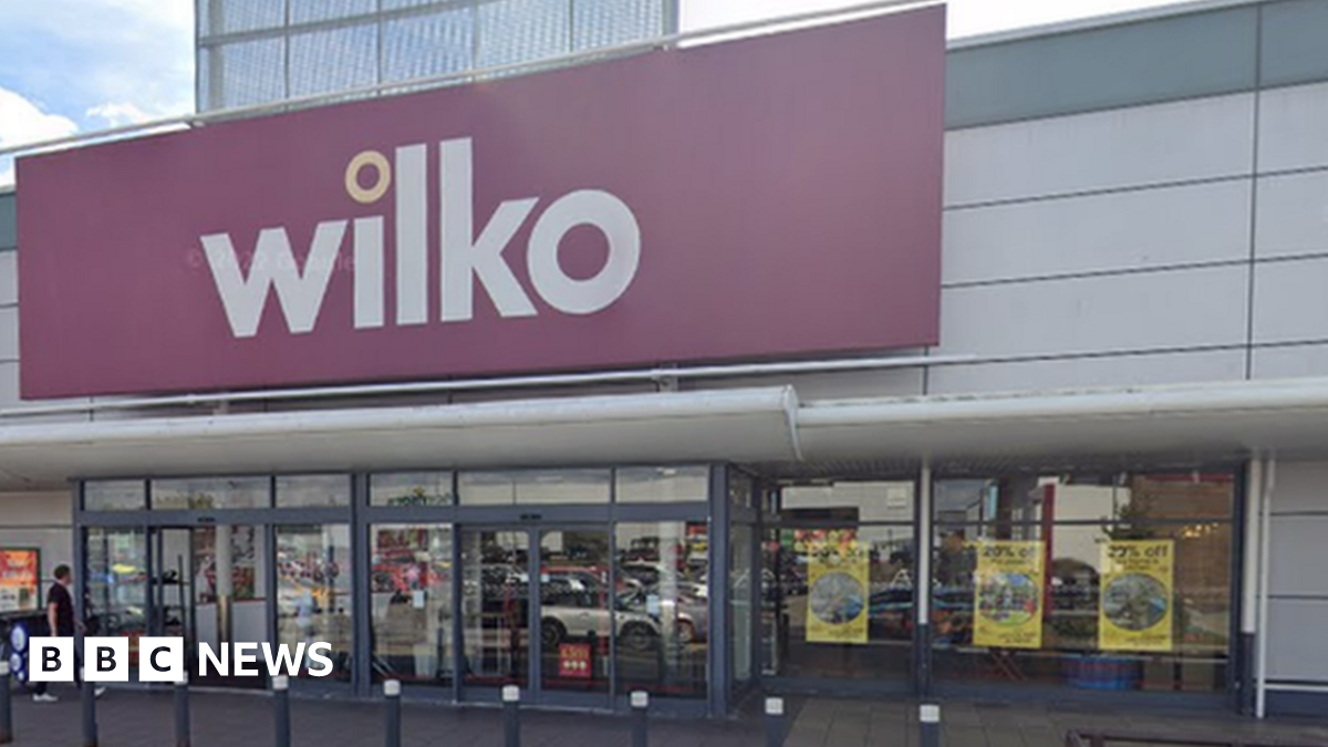 Wilko store to reopen at Rotherham's Parkgate Shopping Park - BBC News