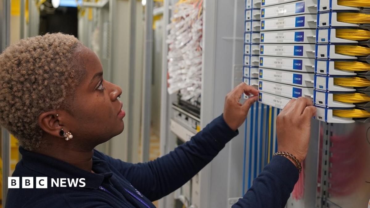 Openreach creates 4,000 jobs for broadband rollout - BBC News