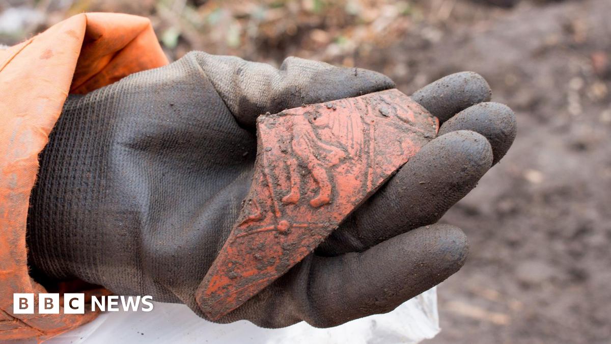 Archaeologists to uncover more of Roman town in Derby - BBC News