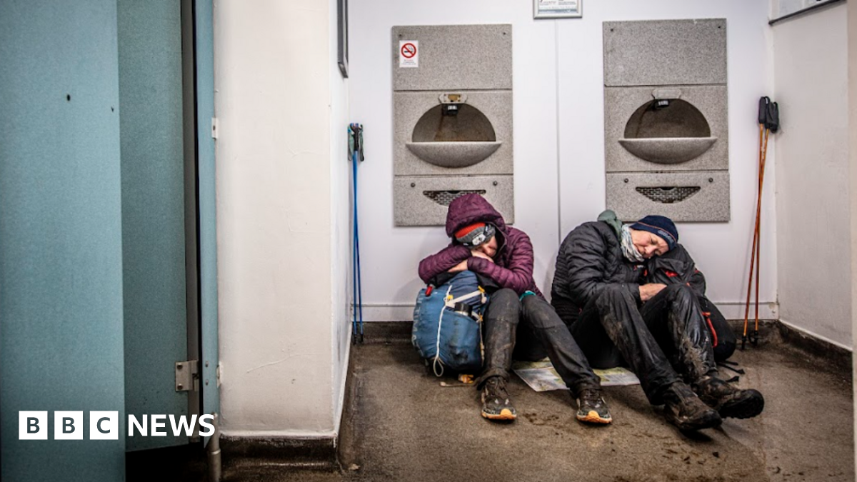 Spine Race runners battle extreme fatigue and harsh conditions in the ...