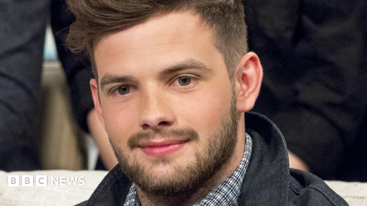 Stereo Kicks star Tom Mann 'broken' as fiancee Danielle dies on wedding ...