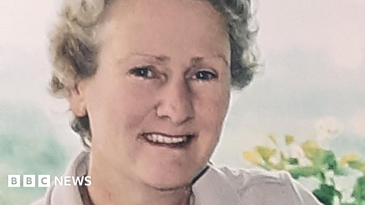 Doreen Morris: Reward offered for information on Anglesey murder - BBC News