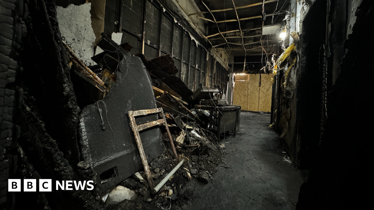 Sunderland riot: Citizens Advice unit may not reopen for year - BBC News