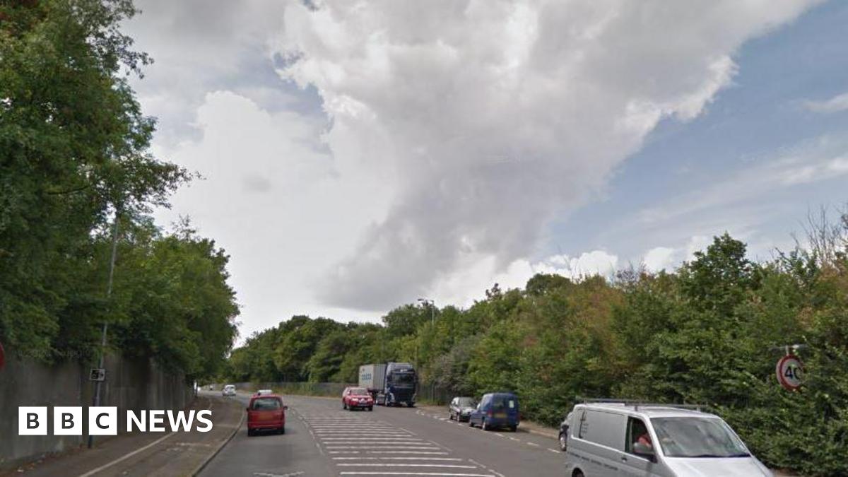 Swanscombe: Man charged after disturbance - BBC News