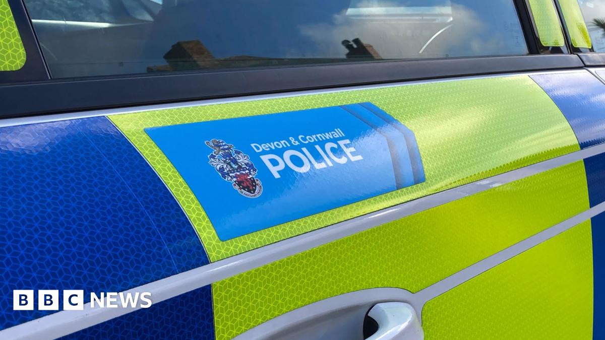 Man dies after motorcycle and car crash in Cornwall - BBC News
