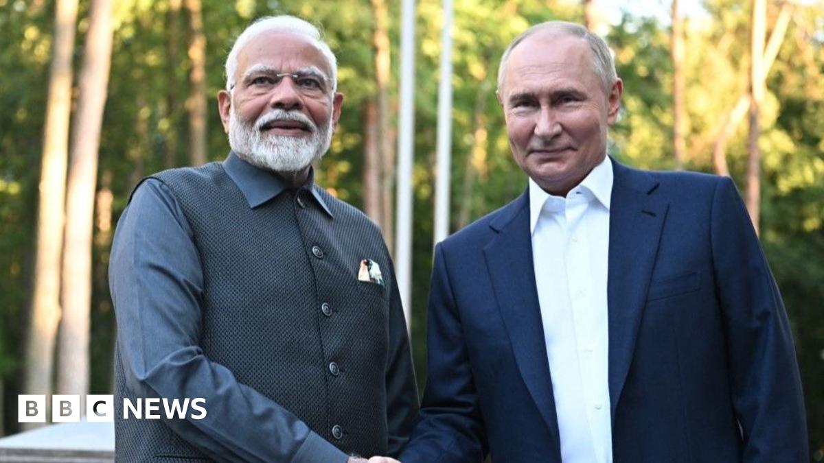 Modi in Russia: Indian PM's balancing act as he meets Putin - BBC News