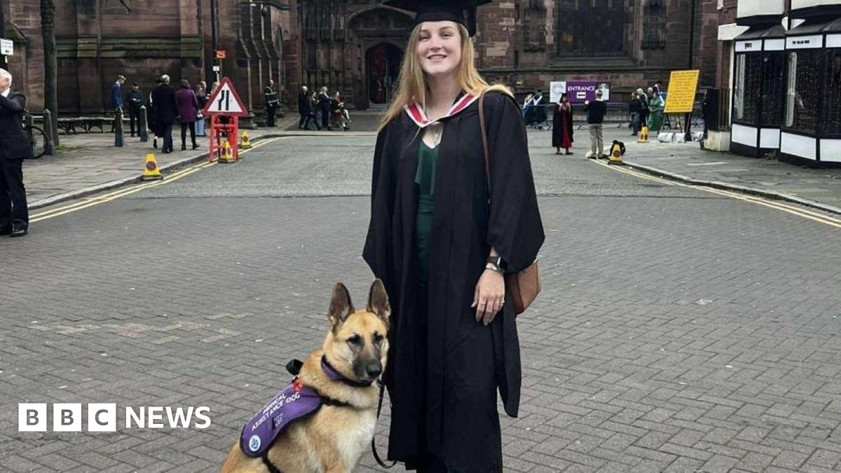 'Wetherspoons turned me away because of my assistance dog' - BBC News