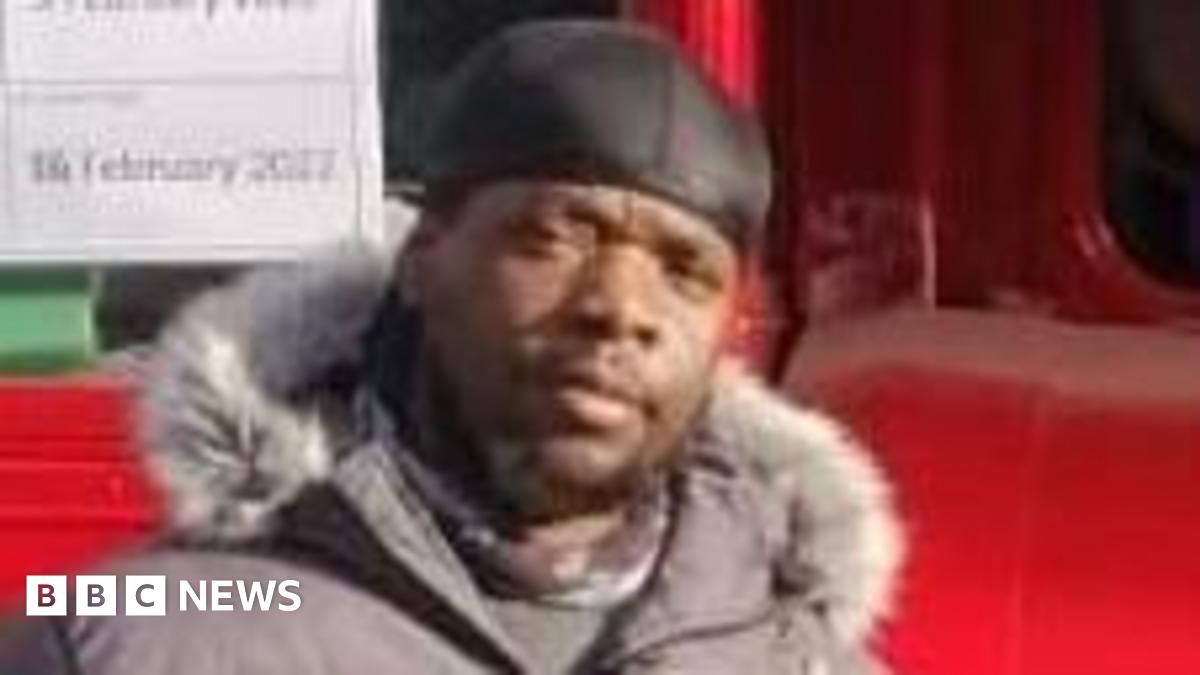 Forest Gate: Murder probe after man stabbed three weeks ago dies - BBC News