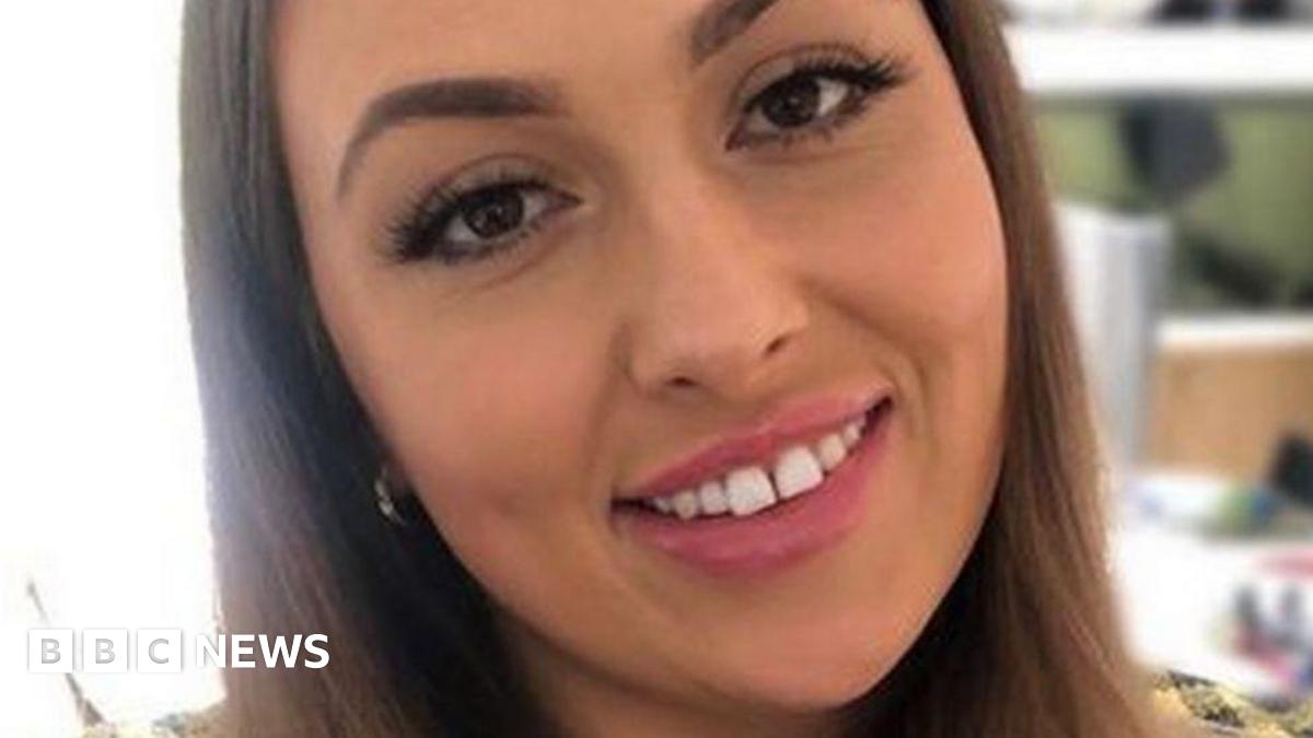 Jade Ward: Petition over killer parent rights up for award - BBC News