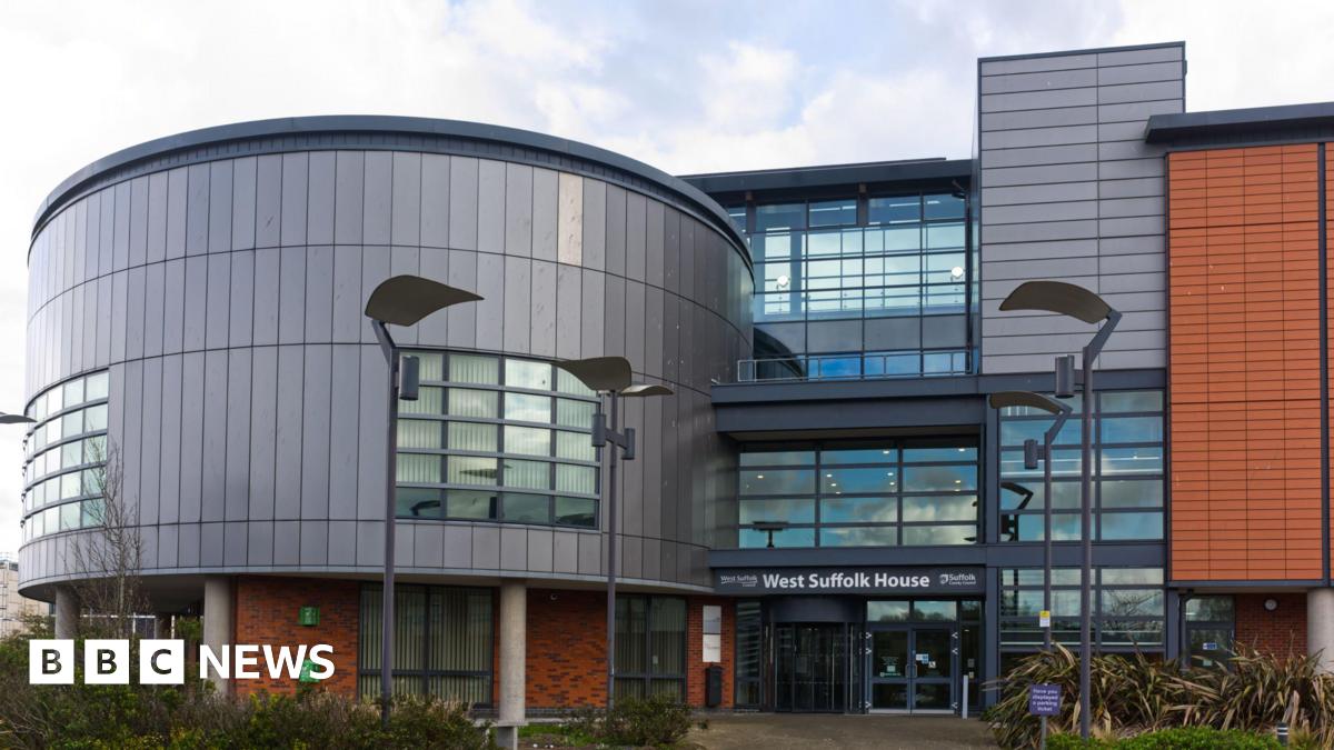 Suffolk local councils could be scrapped in government plan - BBC News