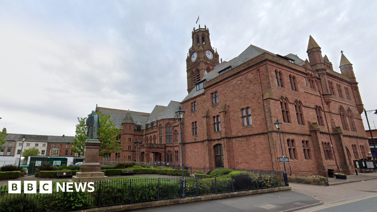 Barrow planning motion approved in bid to tackle HMO rise - BBC News