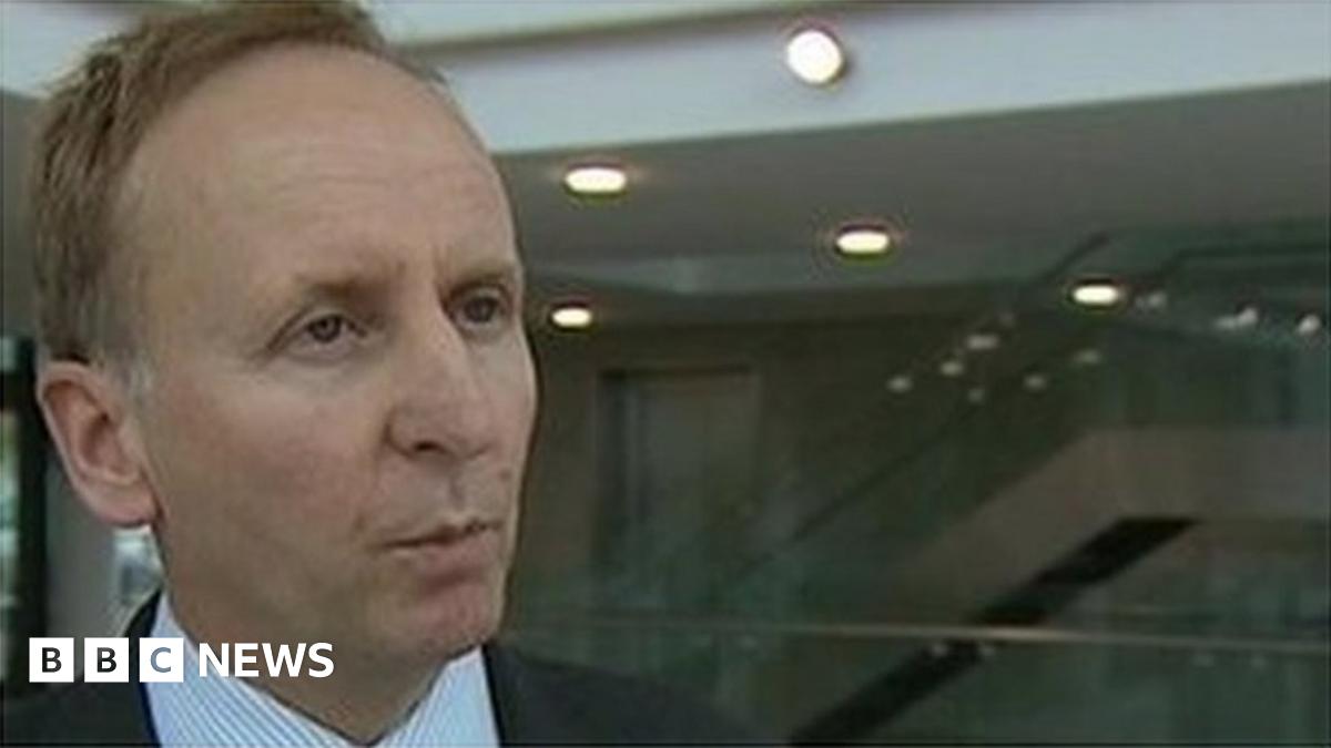 Dr Paul Upton: Hospital misconduct tribunal adjourned - BBC News