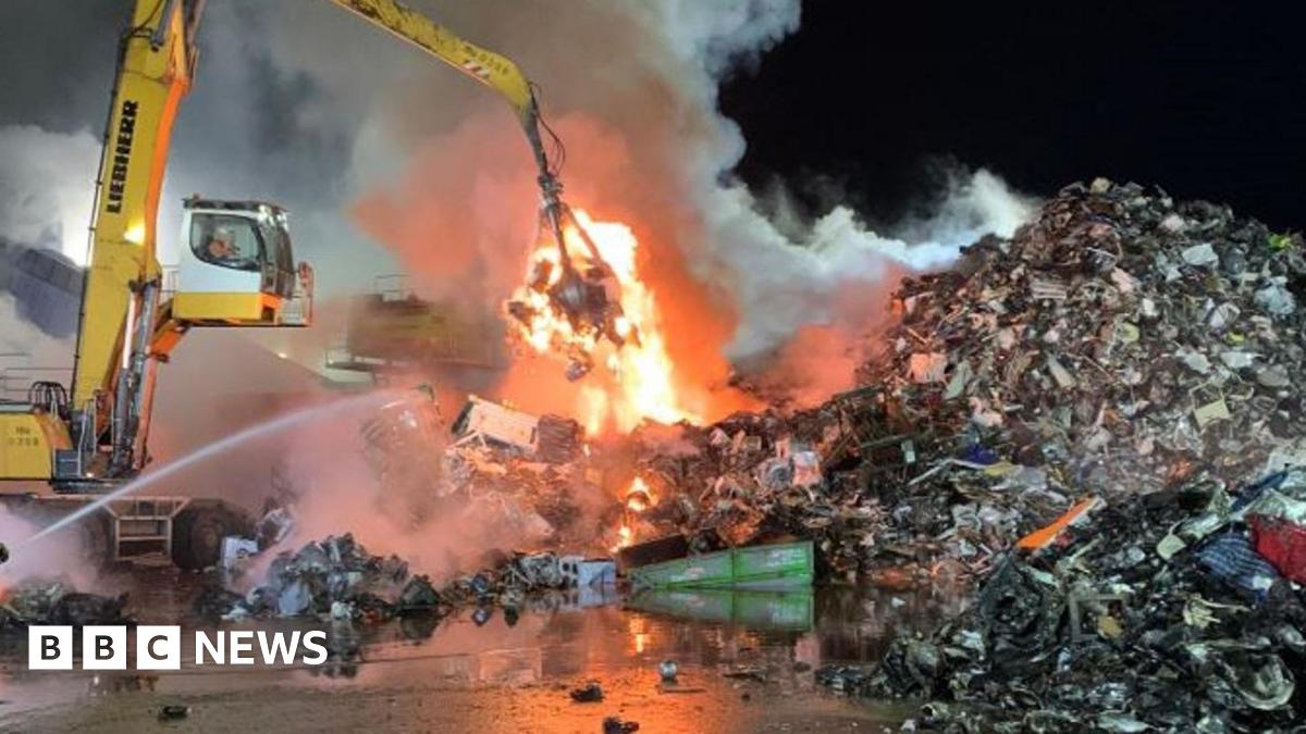 Large scrap metal fire tackled in Birmingham - BBC News