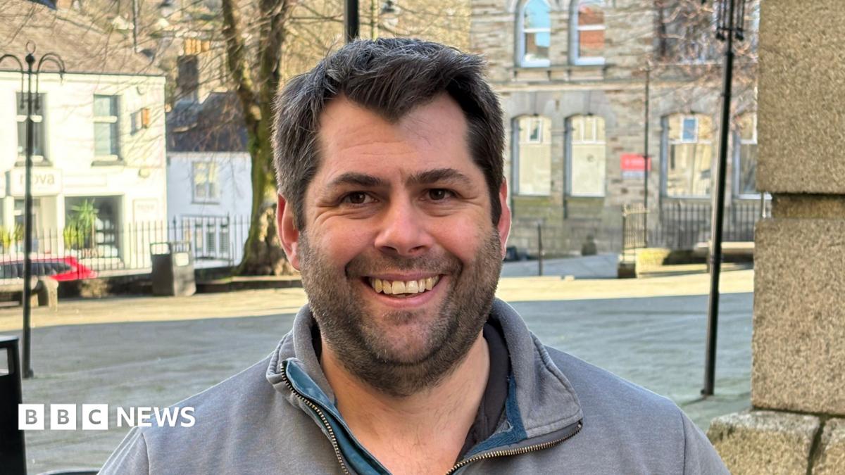 Cornwall Council leader announces new cabinet - BBC News