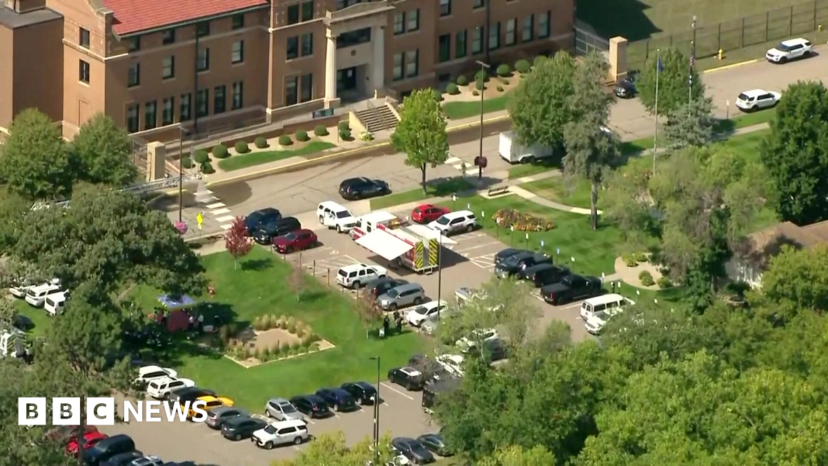 Minnesota jail put in lockdown after inmates stage protest - BBC News