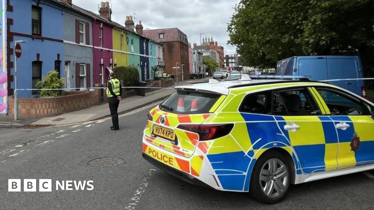 Gloucester stabbing: Murder investigation launched after man dies - BBC ...